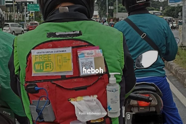Salut! Driver Ojek Online Sediakan Fasilitas Lengkap, Bikin Customer Betah - Heboh ...