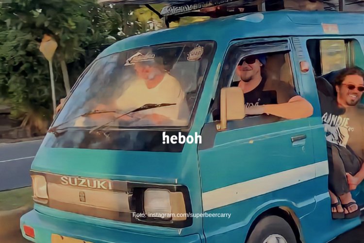 Serunya Rombongan Bule Sewa Angkot di Bali Untuk Surfing - Heboh ...